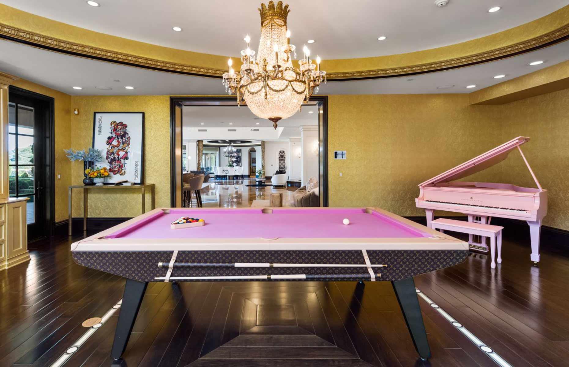 Inside the secret world of the super-rich's mansions
