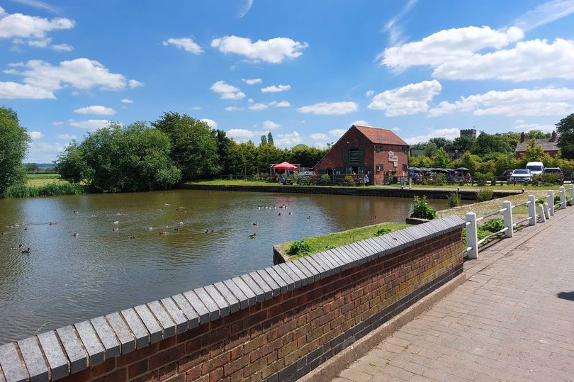 Waterside Nottinghamshire café's canal boat seating plan for 'tranquil ...