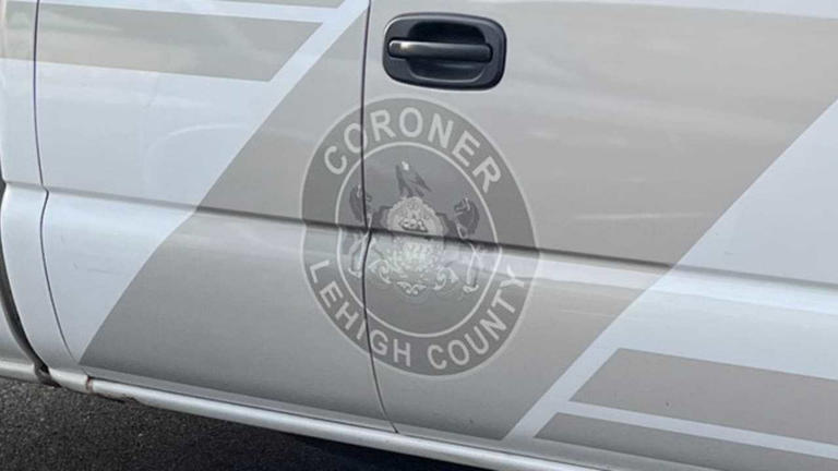 Teen driver killed after Mustang crashes into sign, ditch on I-78: PA ...