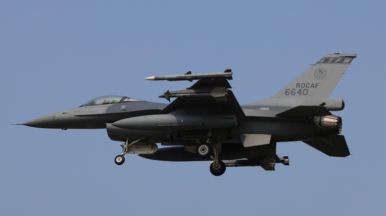 How Fighter Jets Defy Gravity: The Science Behind Their Aerodynamics ...