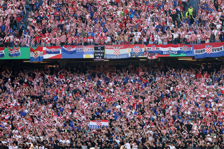 Croacia, otra vez multada por el comportamiento de su afición: 27.000 euros Croacia, otra vez multada por el comportamiento de su afición: 27.000 euros