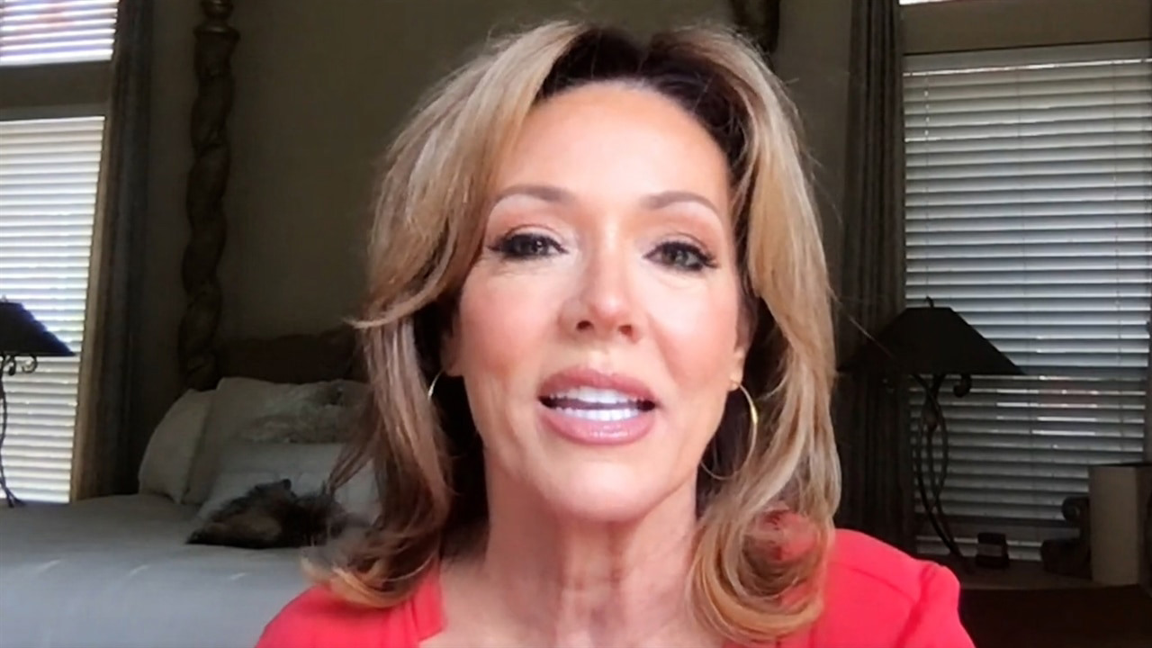 Dallas Cowboys Cheerleaders Director Kelli Finglass Addresses the ... Dallas Cowboys Cheerleaders Director Kelli Finglass Addresses the ...
