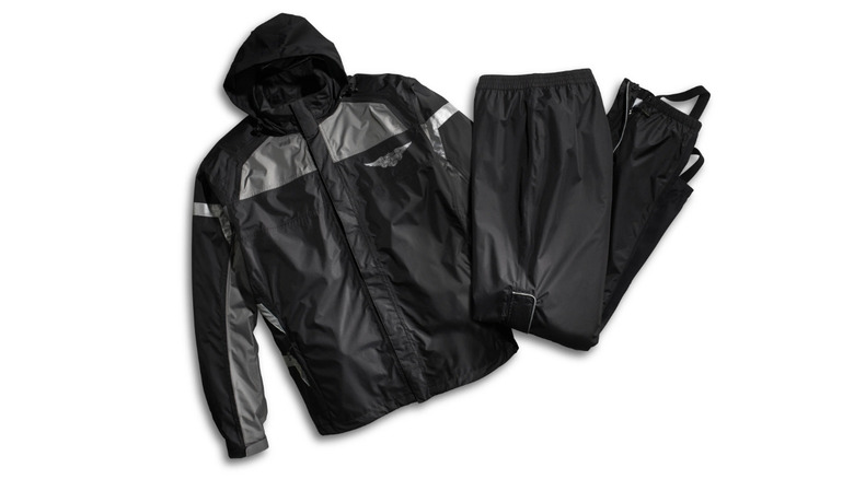 5 Things To Keep In Mind When Choosing Motorcycle Rain Gear