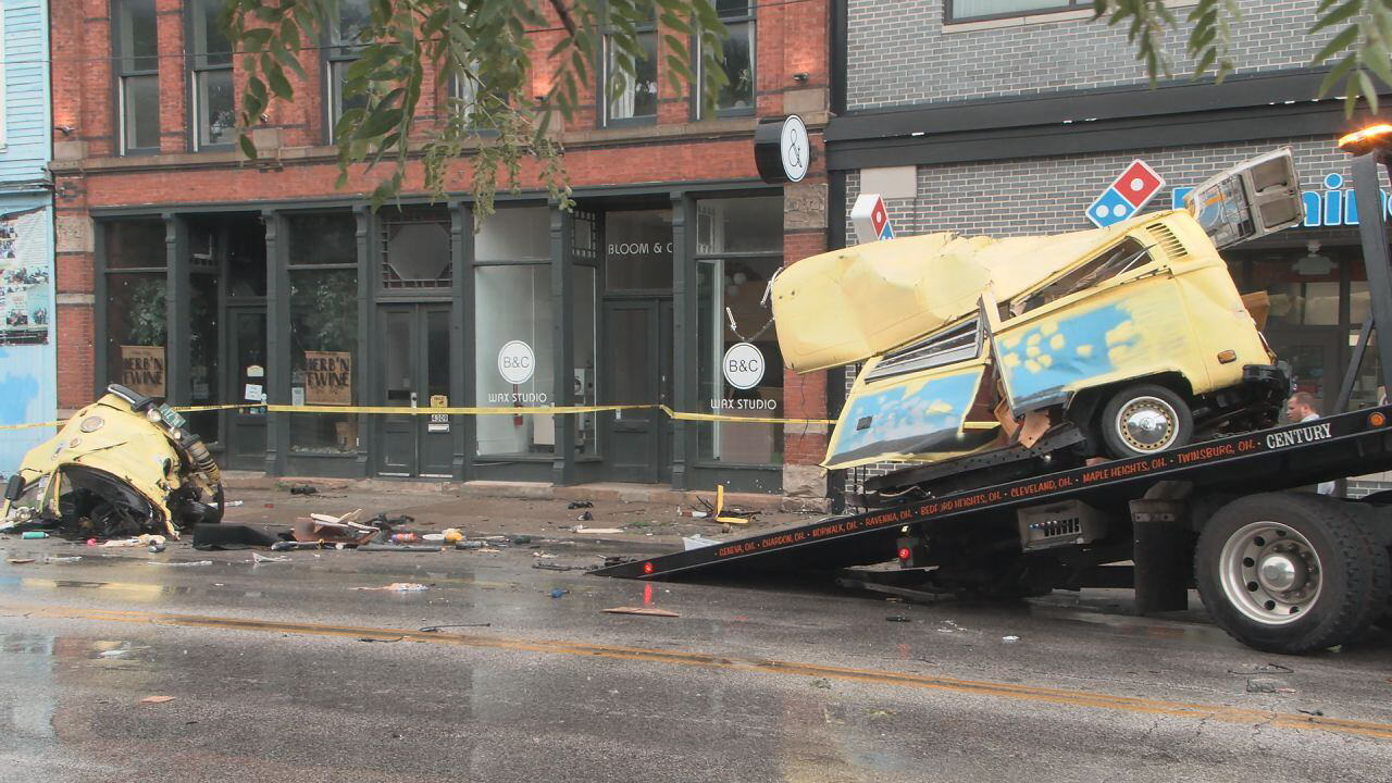 Ohio City car crash leaves 2 dead, 1 injured: police Ohio City car crash leaves 2 dead, 1 injured: police