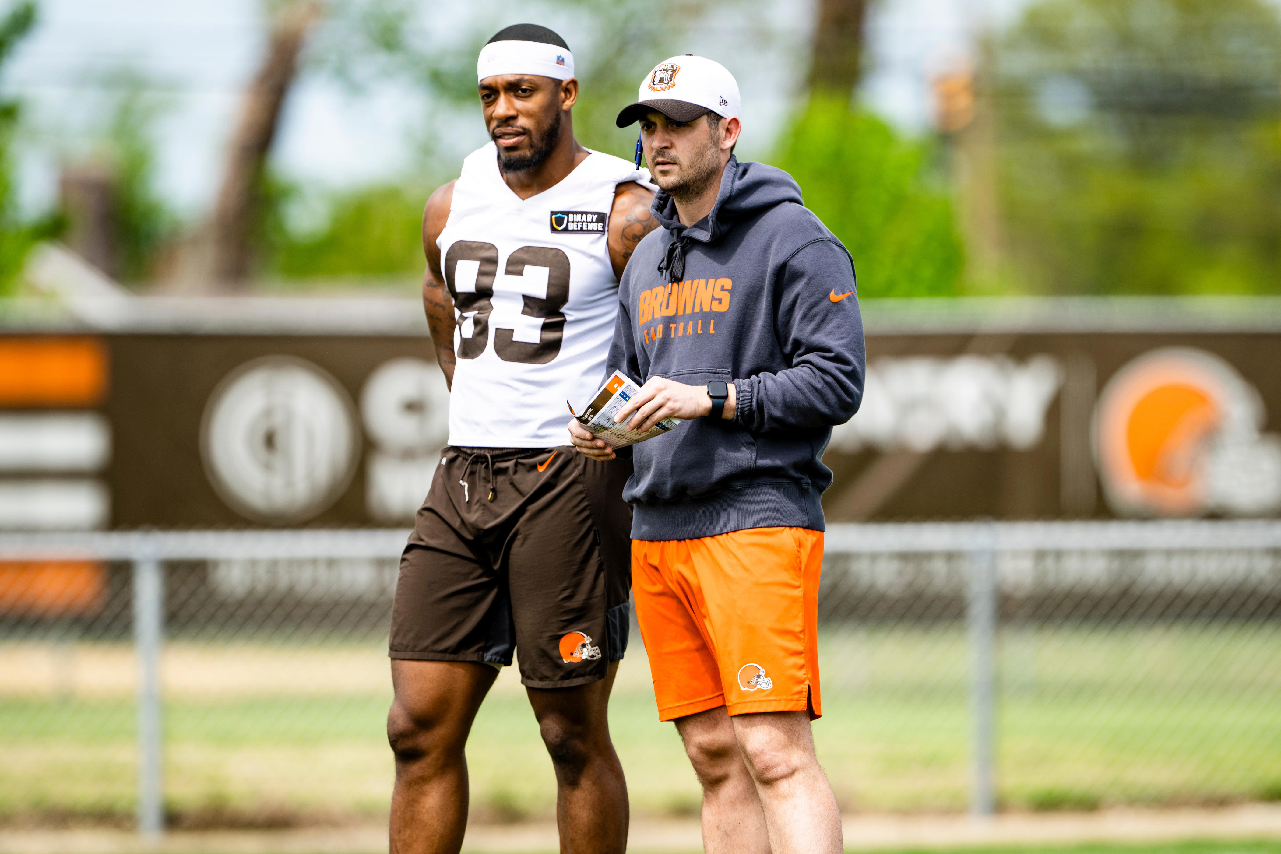 Cleveland Browns officially announce Tommy Rees as new offensive ...