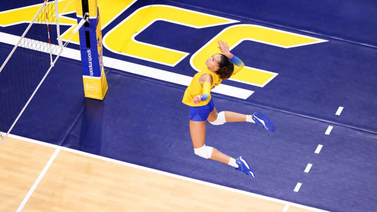 Pitt Volleyball Takes Down Rival Penn State