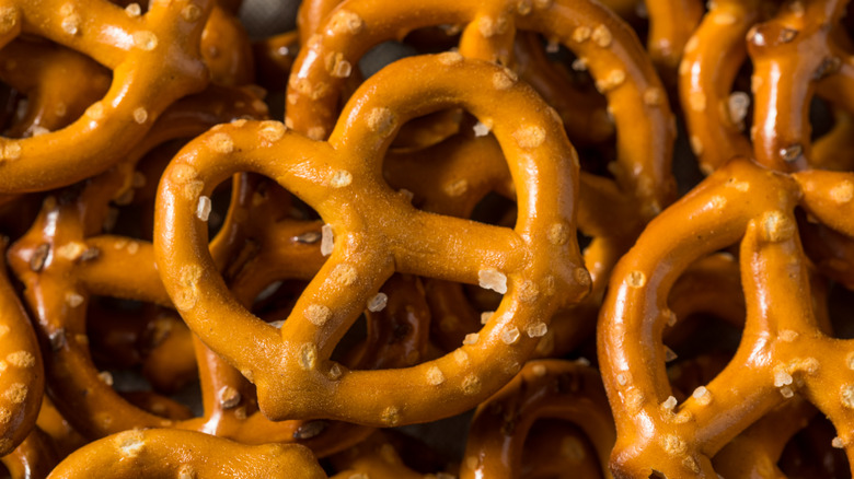 11 Types Of Pretzels, Explained