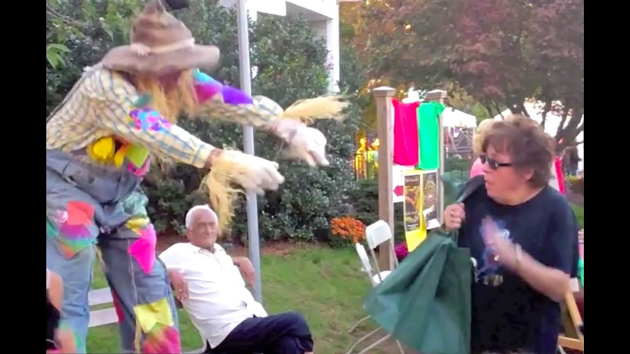 Scarecrow Prank Leaves Pets and People in Stitches