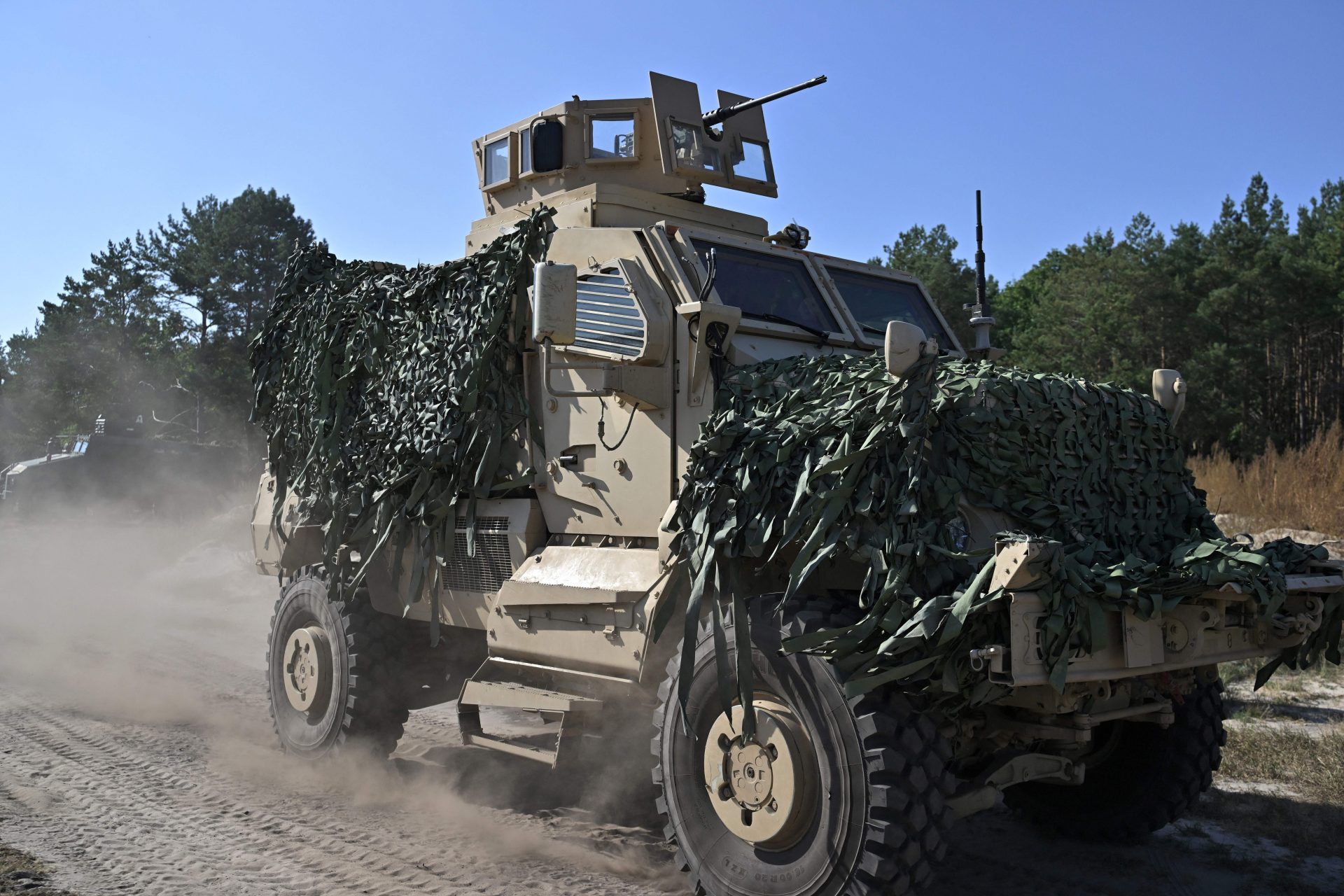 Combat footage reveals the reliability of a U.S. armored vehicle on the ...