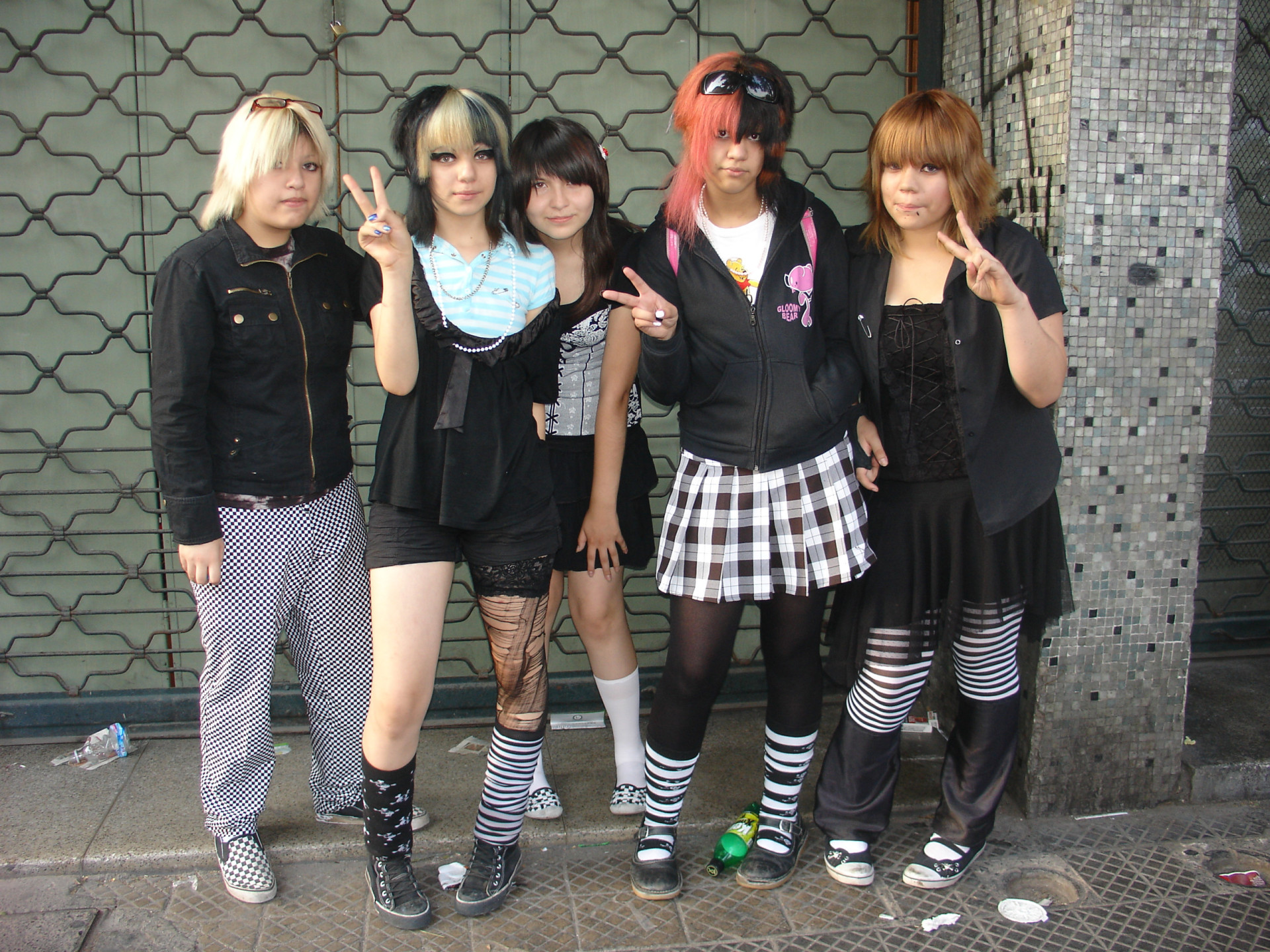 These 23 celebrities would win 'Best Smile' in a Hollywood yearbook