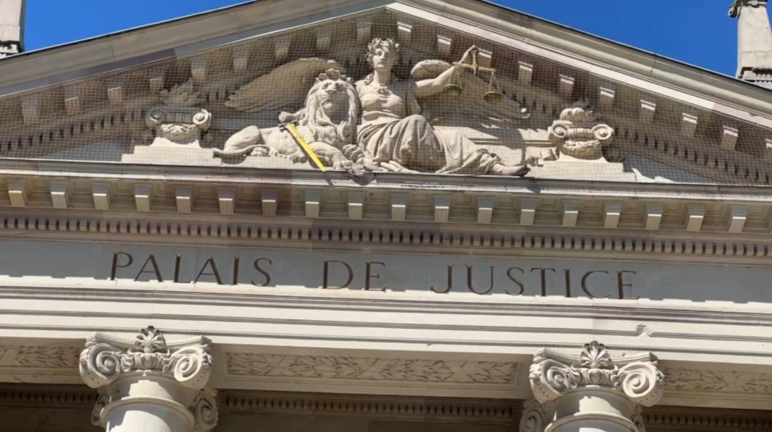 INFO RMC - L’étudiante qui avait exclu d’un groupe Instagram des élèves ...