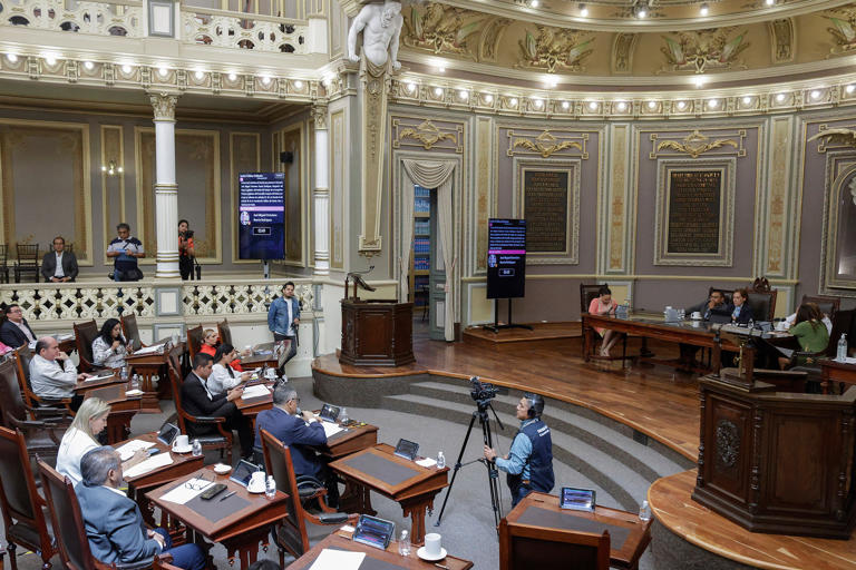 Exfuncionarios Y Diputados Reelectos Conforman El Nuevo Congreso De Puebla