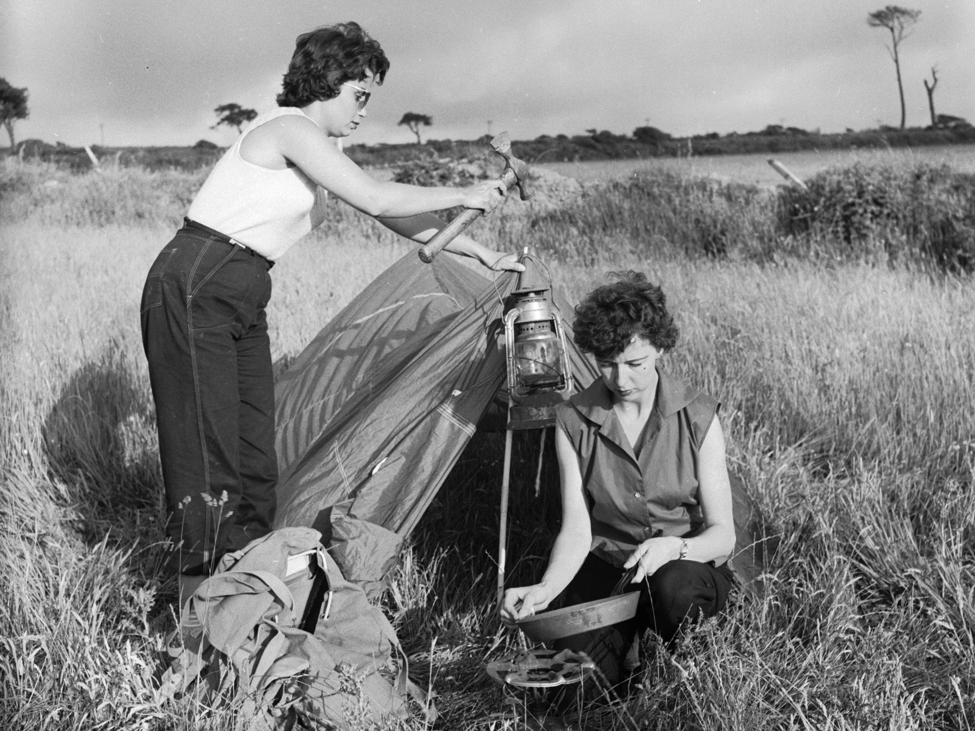 30 vintage photos show how different camping used to be