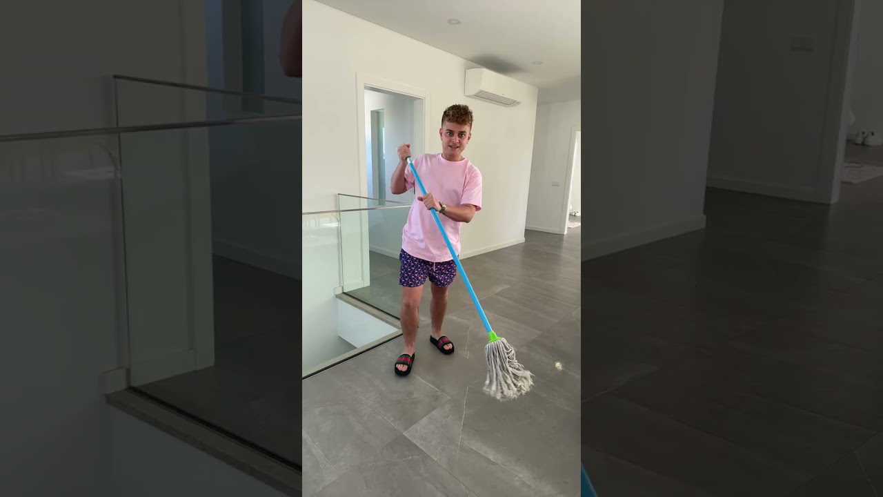 His face reaction will make you laugh out loud