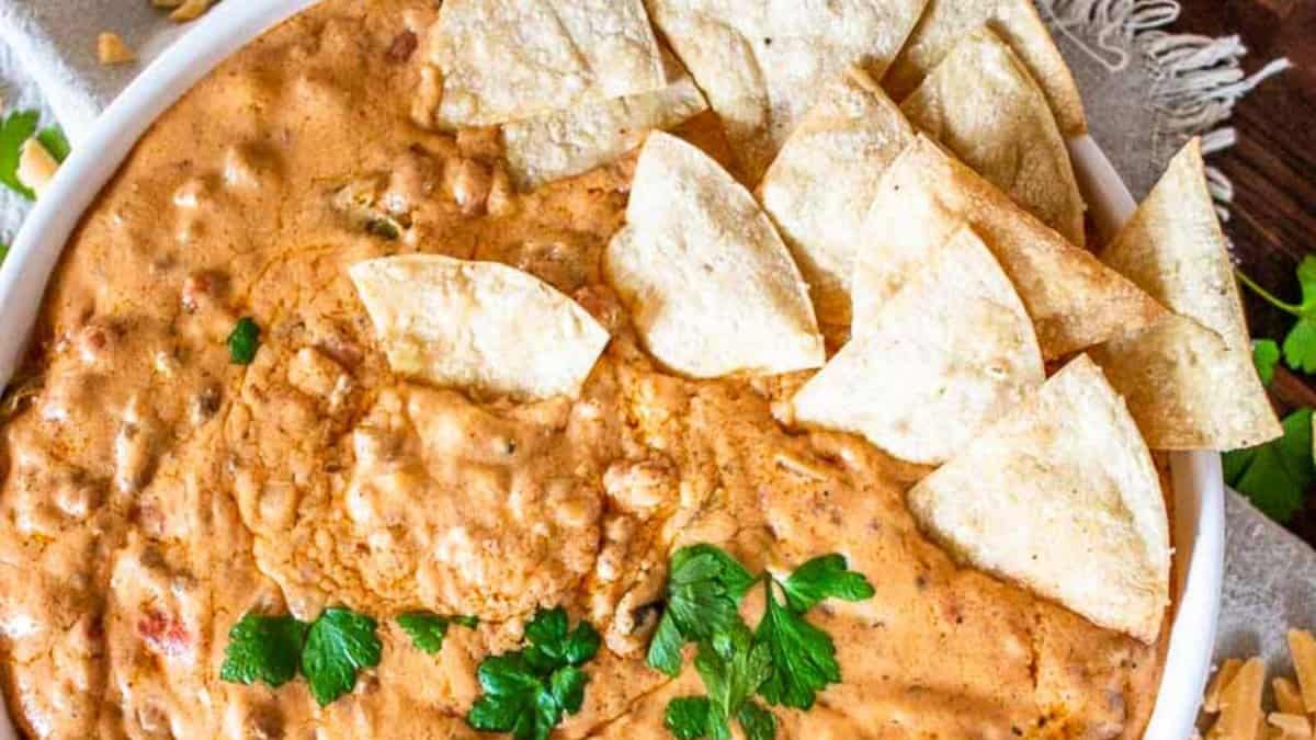 22 sweet and savory dips that never make it to the end of the night