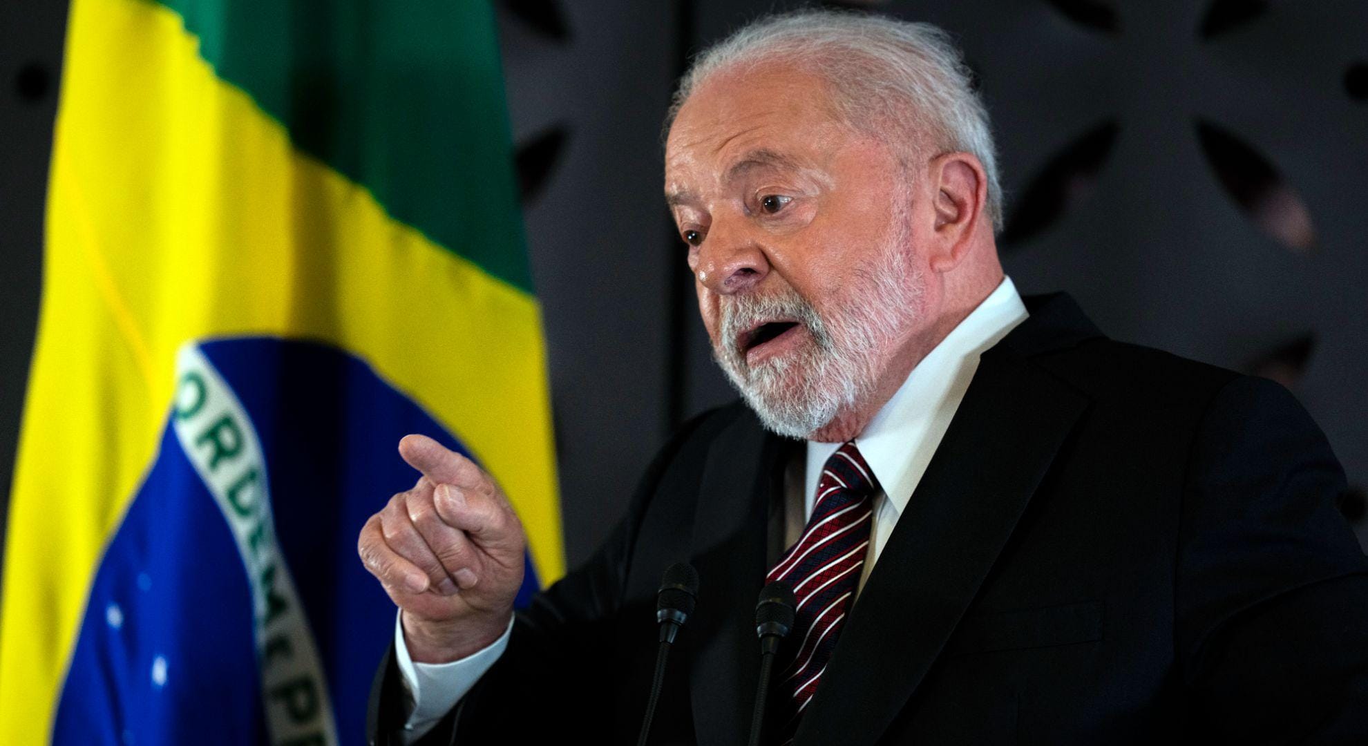 Lula diz que Trump "seria preso" se fizesse no Brasil o que fez a 6 de ...