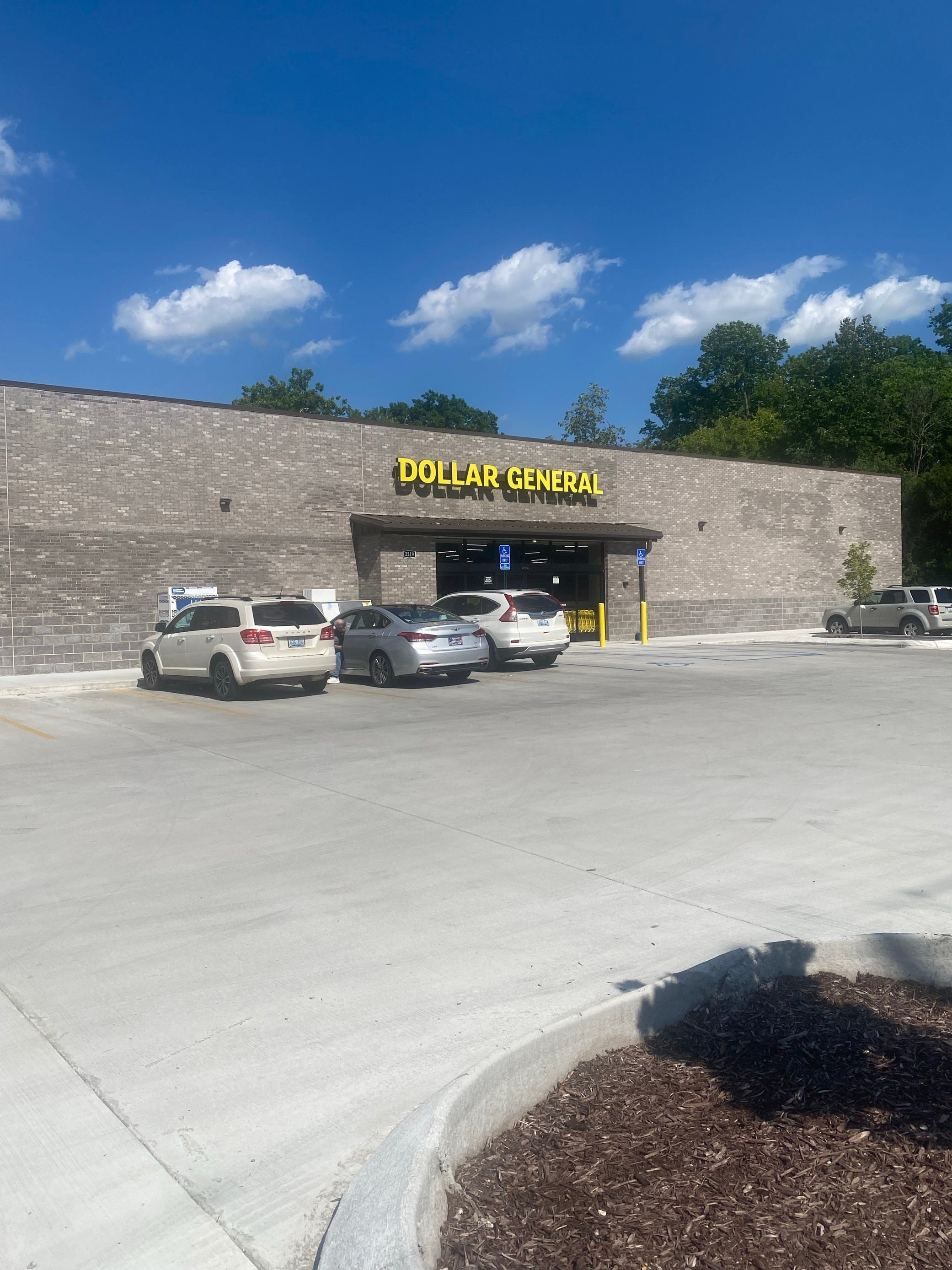 Dollar General to close nearly 100 stores. Here's what we know about ...