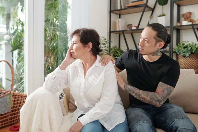 15 Signs Of Self-Absorbed People You Might Miss