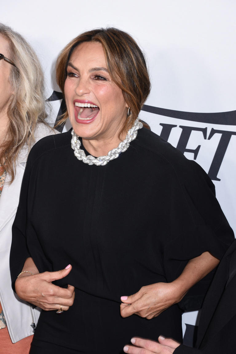 Mariska Hargitay Allegedly Refuses To Retire From Law & Order: SVU ... Mariska Hargitay Allegedly Refuses To Retire From Law & Order: SVU ...