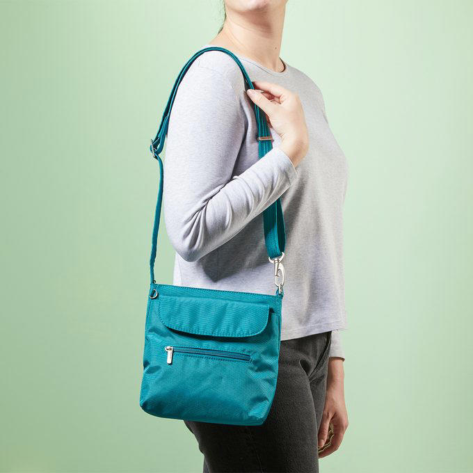 We Took a Box Cutter to the 11 Best Anti-Theft Bags, Slings and ...
