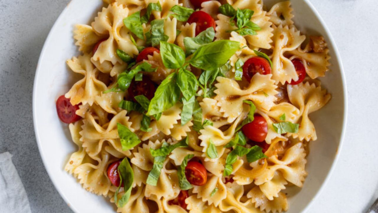 18 quick & easy pasta dinners to kick off summer