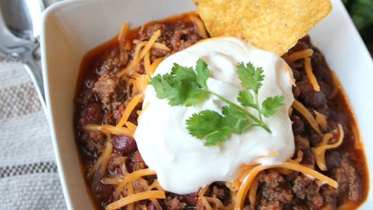 16 Easy Crockpot Chili Recipes to Try This Week