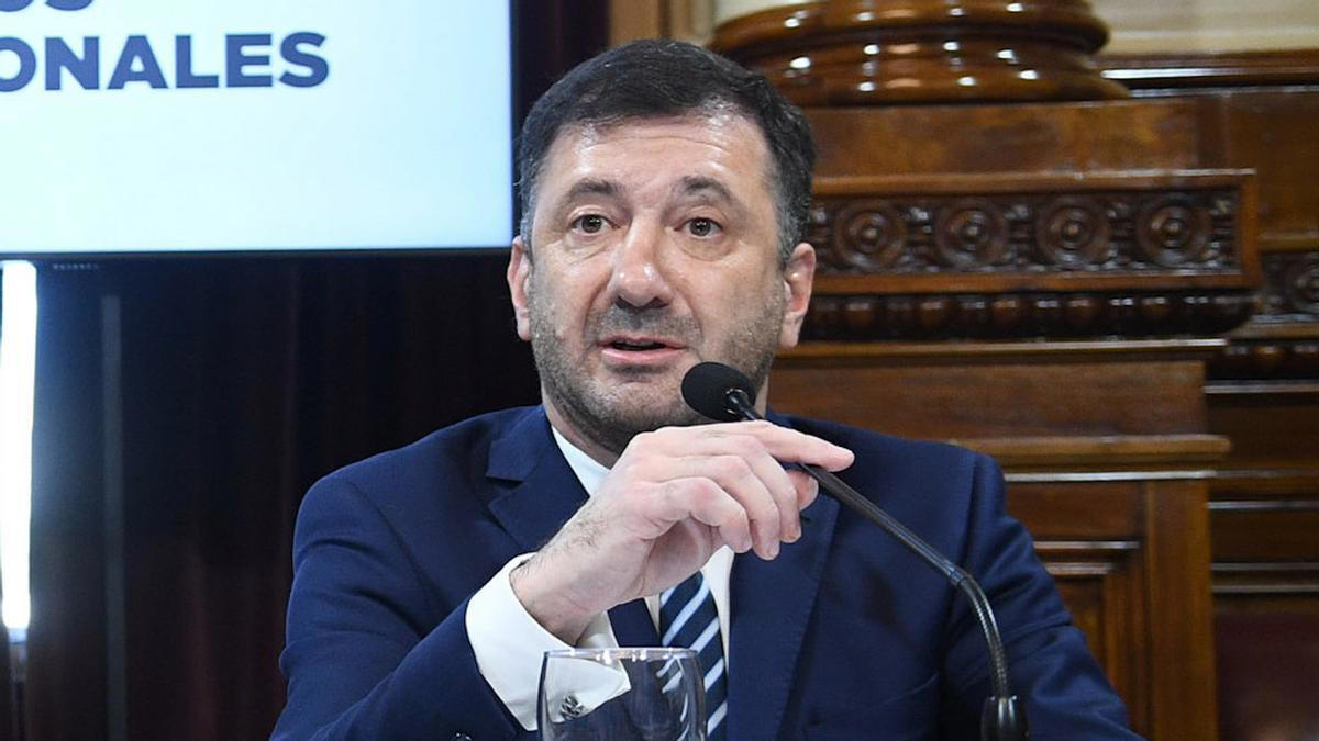 Senado: el oficialismo impulsó una sesión para suspender a Kueider y ... Senado: el oficialismo impulsó una sesión para suspender a Kueider y ...