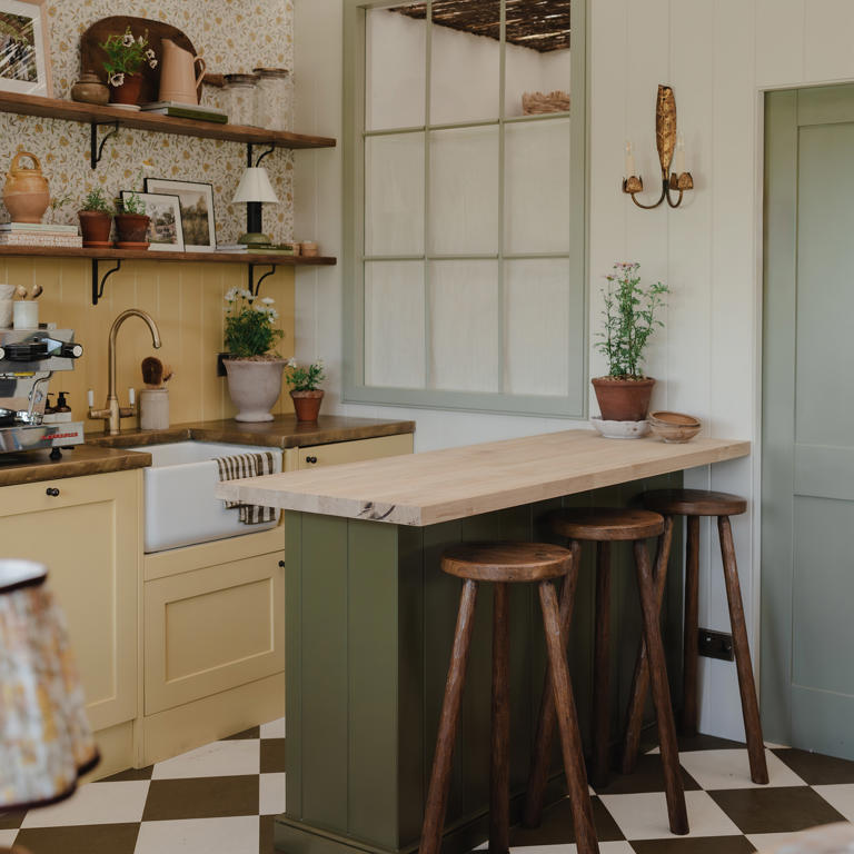 The 4 best on-trend colours for a small kitchen – compact spaces don't ...
