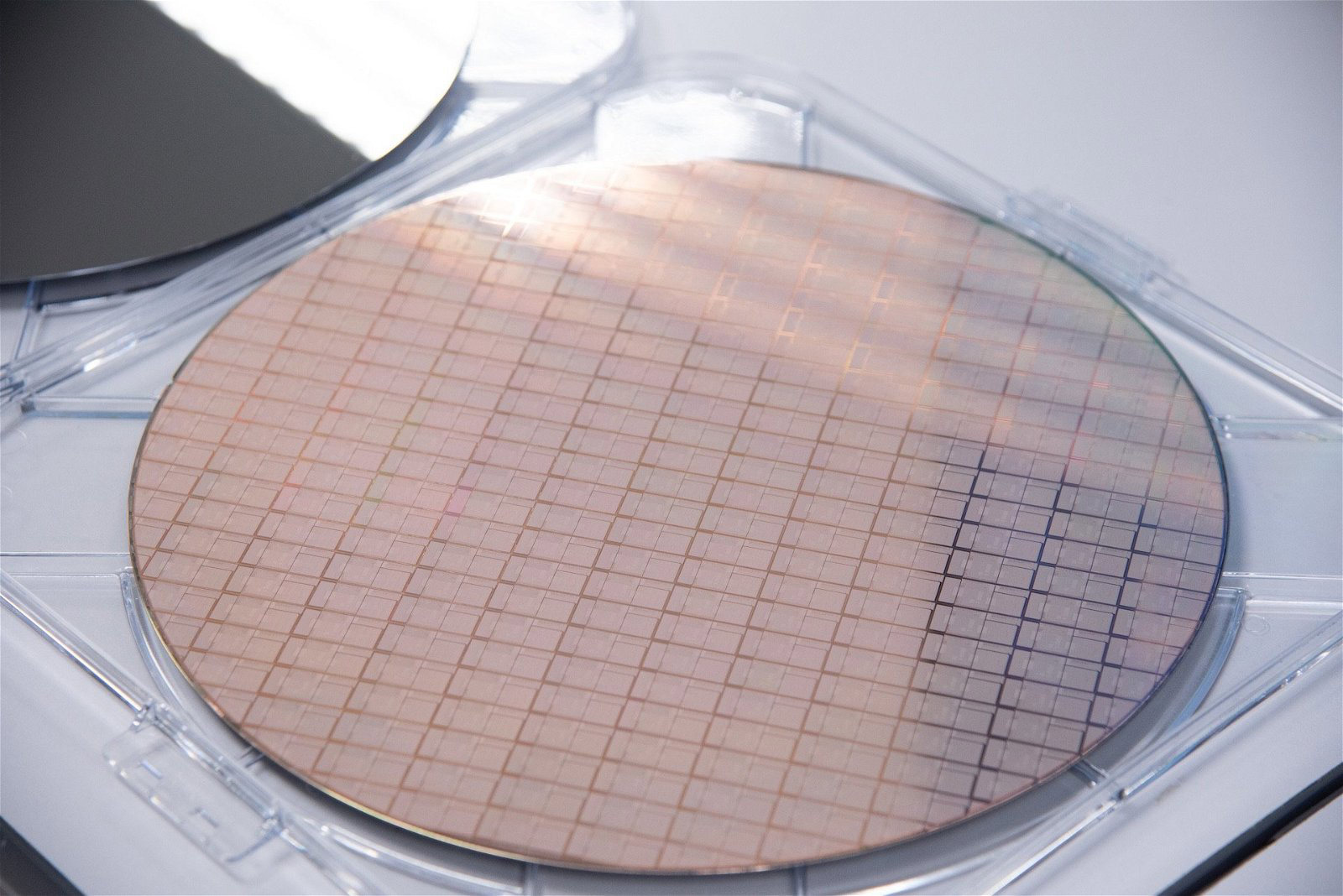 Intel inaugura il suo nodo produttivo a 3NM: inizia la produzione di massa Intel inaugura il suo nodo produttivo a 3NM: inizia la produzione di massa