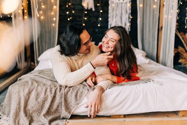 10 Things Happy Couples Do Before Bed