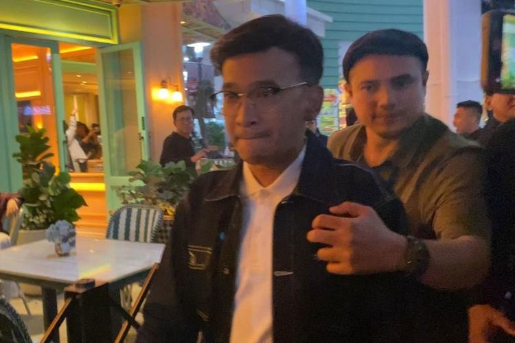 Irit Bicara, Ruben Onsu Bungkam Soal Perceraian dengan Sarwendah Irit Bicara, Ruben Onsu Bungkam Soal Perceraian dengan Sarwendah