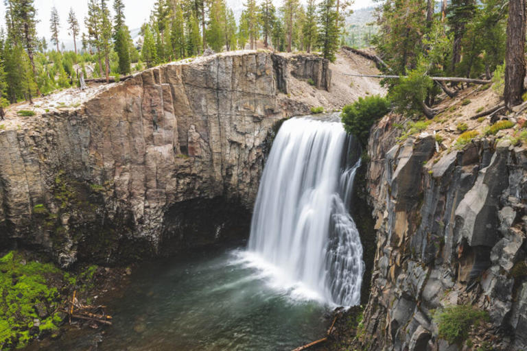16 Must-Visit Northern California Waterfalls