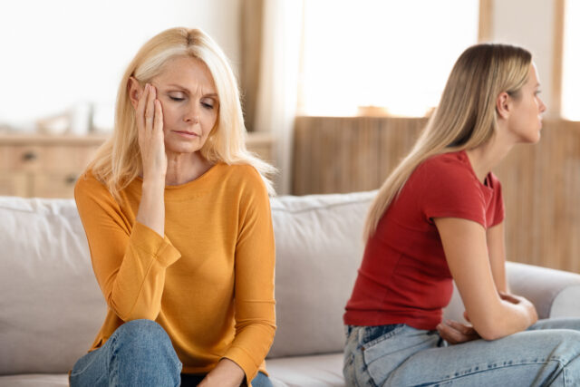18 Thoughtless Things Parents Do To Their Adult Children That Really Hurt