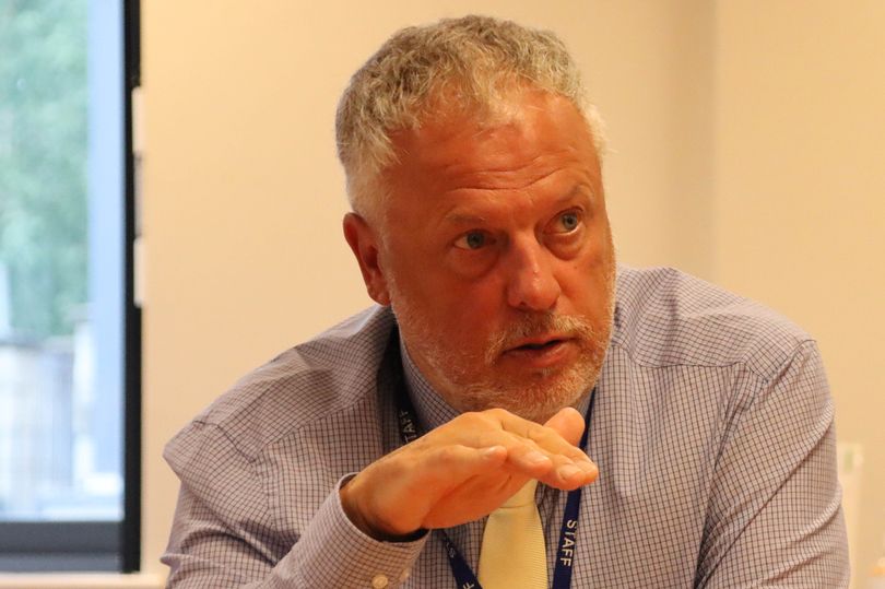 Retiring council boss is told councillors 'don't need lecture' on money ...