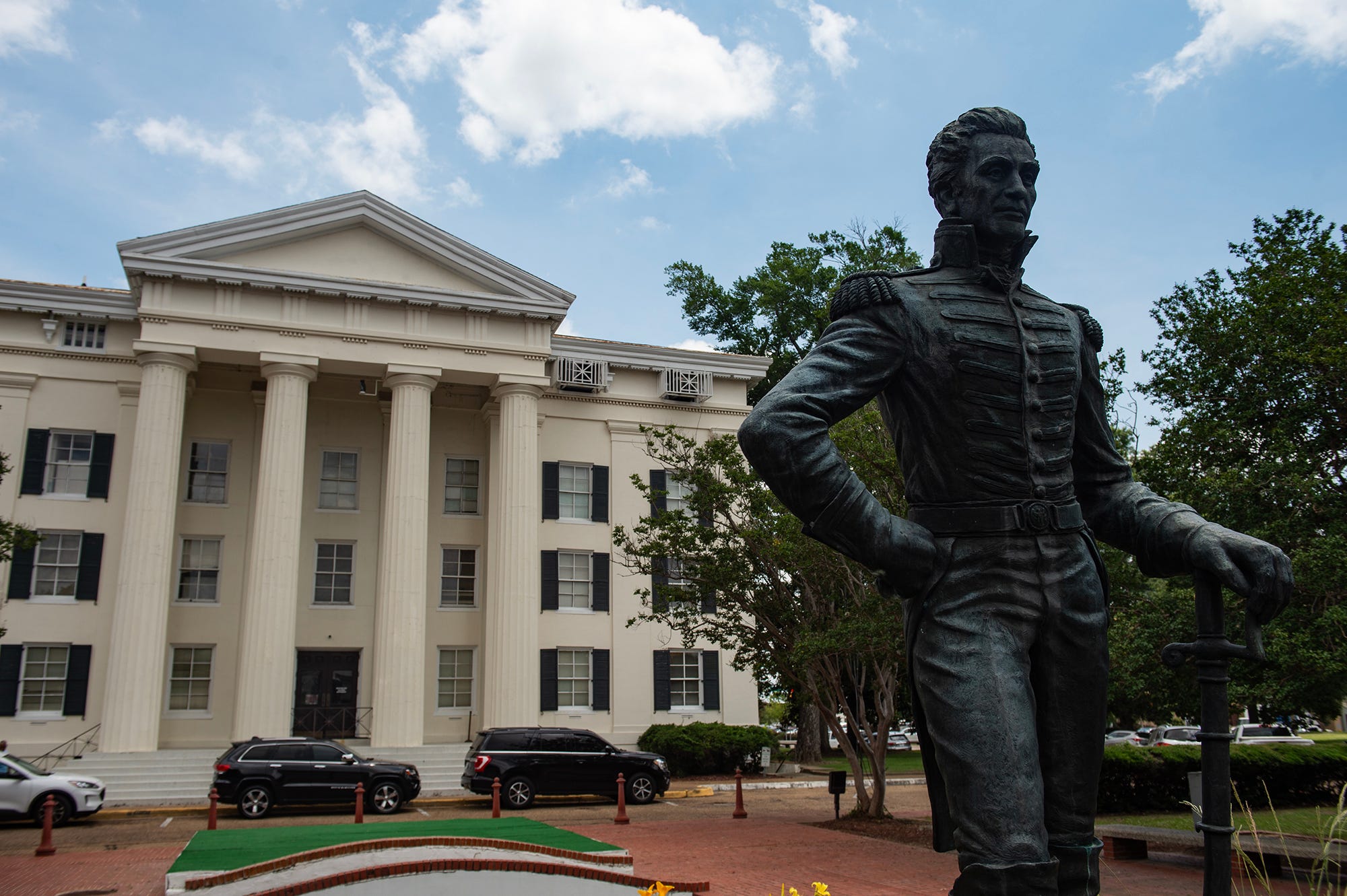 A convicted felon and a former judge want to run for Jackson mayor. See ...