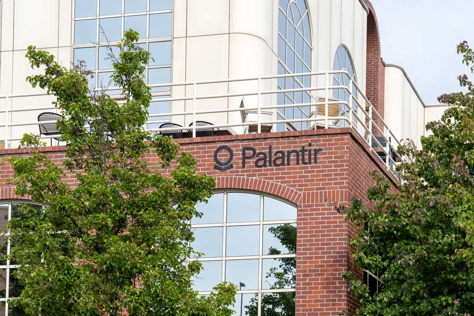 Palantir’s £330M NHS deal faces criticism from UK parliamentarians