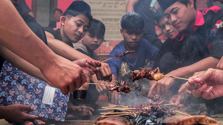 Guru Besar IPB Sebut Batas Aman Makan Daging di Masa Idul Adha Guru Besar IPB Sebut Batas Aman Makan Daging di Masa Idul Adha
