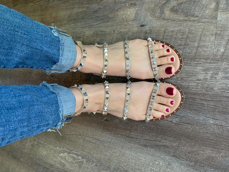 27 Cute Sandals For Showing Off Your Spring Pedi