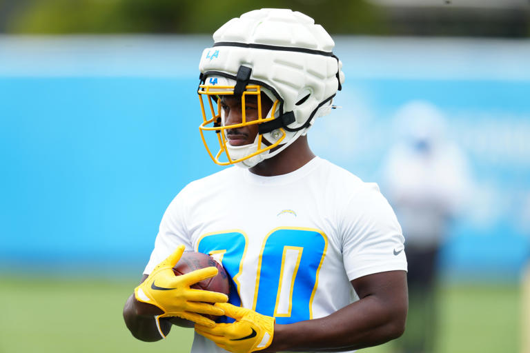 Projecting the Chargers' tight end depth chart in 2024 Projecting the Chargers' tight end depth chart in 2024