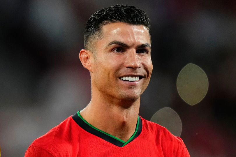 Chelsea legend avoided Cristiano Ronaldo on holiday for very good reason Chelsea legend avoided Cristiano Ronaldo on holiday for very good reason