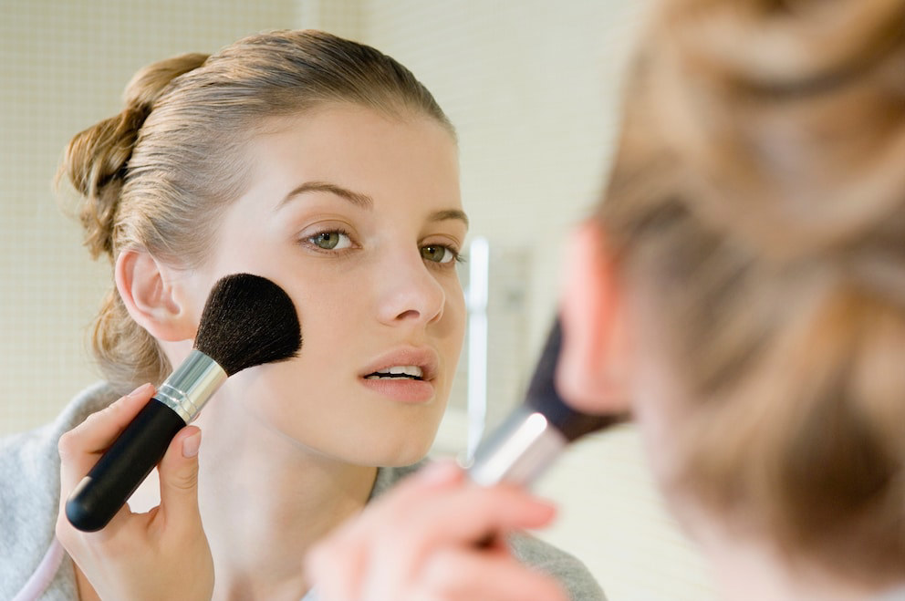 Wofür man Setting Powder benutzt und wozu die unterschiedlichen Farben ... Wofür man Setting Powder benutzt und wozu die unterschiedlichen Farben ...