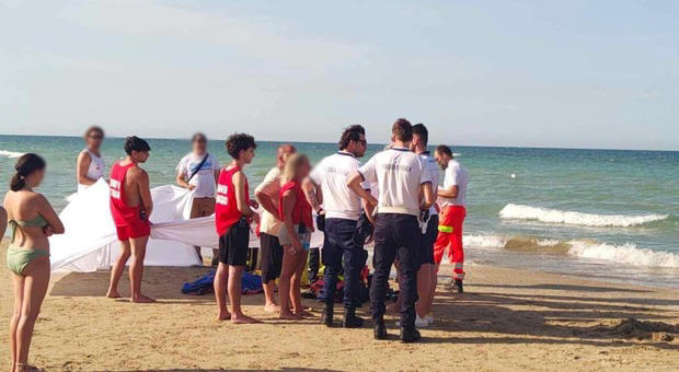 Senigallia, muore facendo il bagno in mare: malore fatale per un ... Senigallia, muore facendo il bagno in mare: malore fatale per un ...