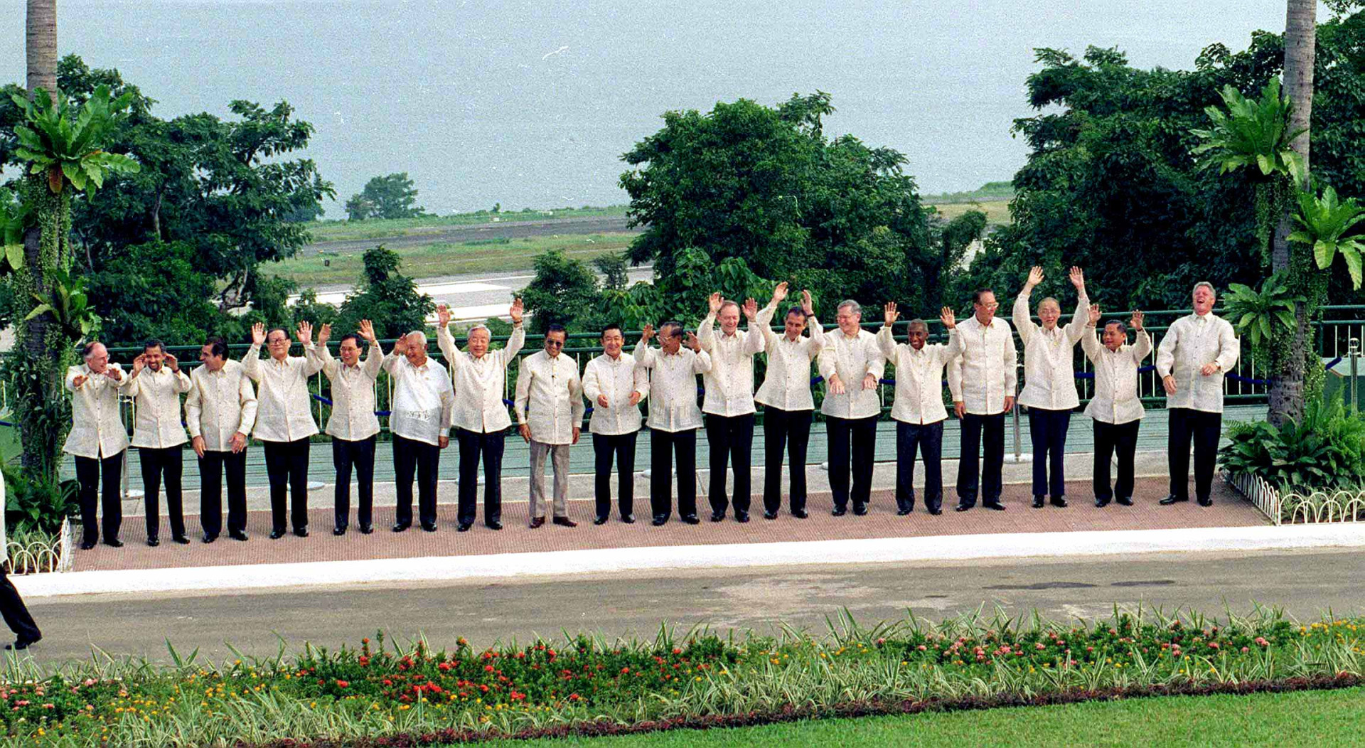 World leaders in matching outfits