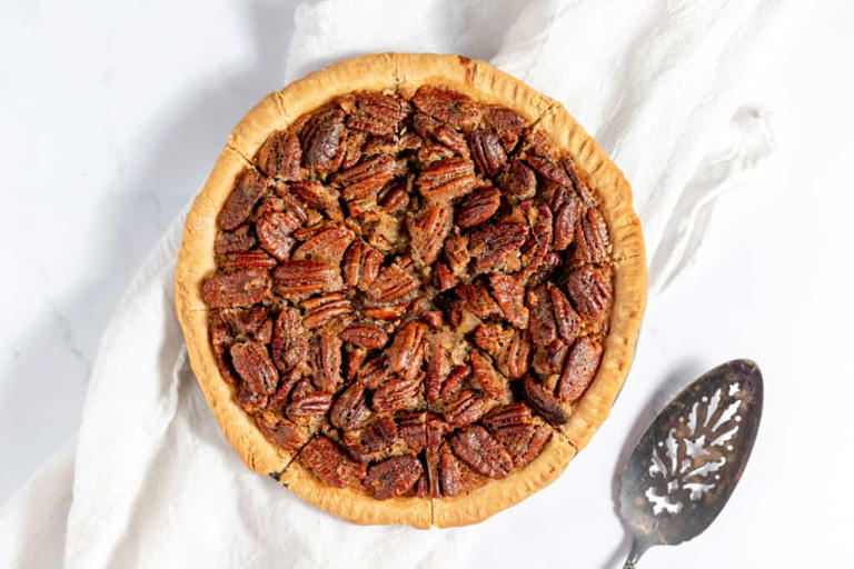Pecan Desserts That Capture All The Best Parts Of Pecan Pie