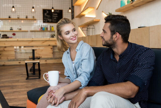 How to Spot Emotionally Unavailable People Before They Hurt You
