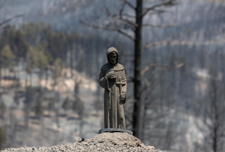 Ruidoso to honor community's resilience one year after wildfires ...