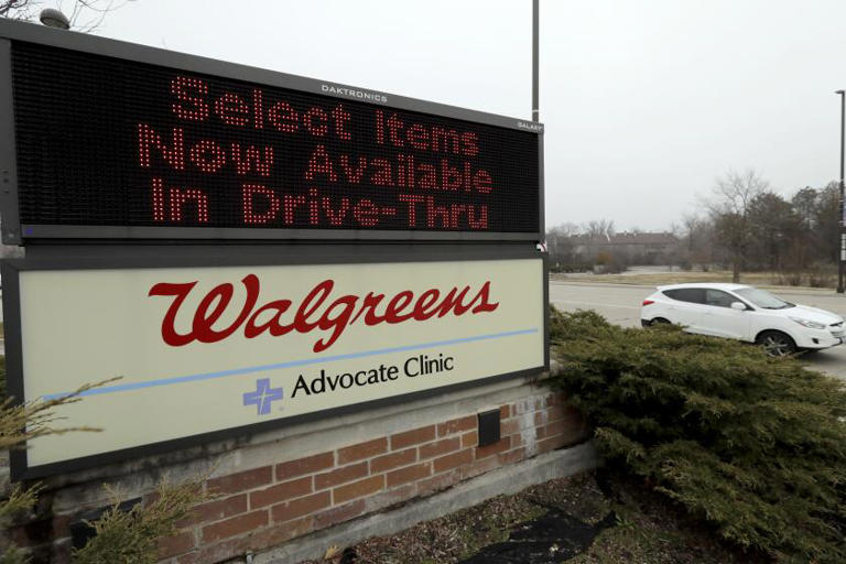 Walgreens agrees to pay at least $300 million in opioid settlement