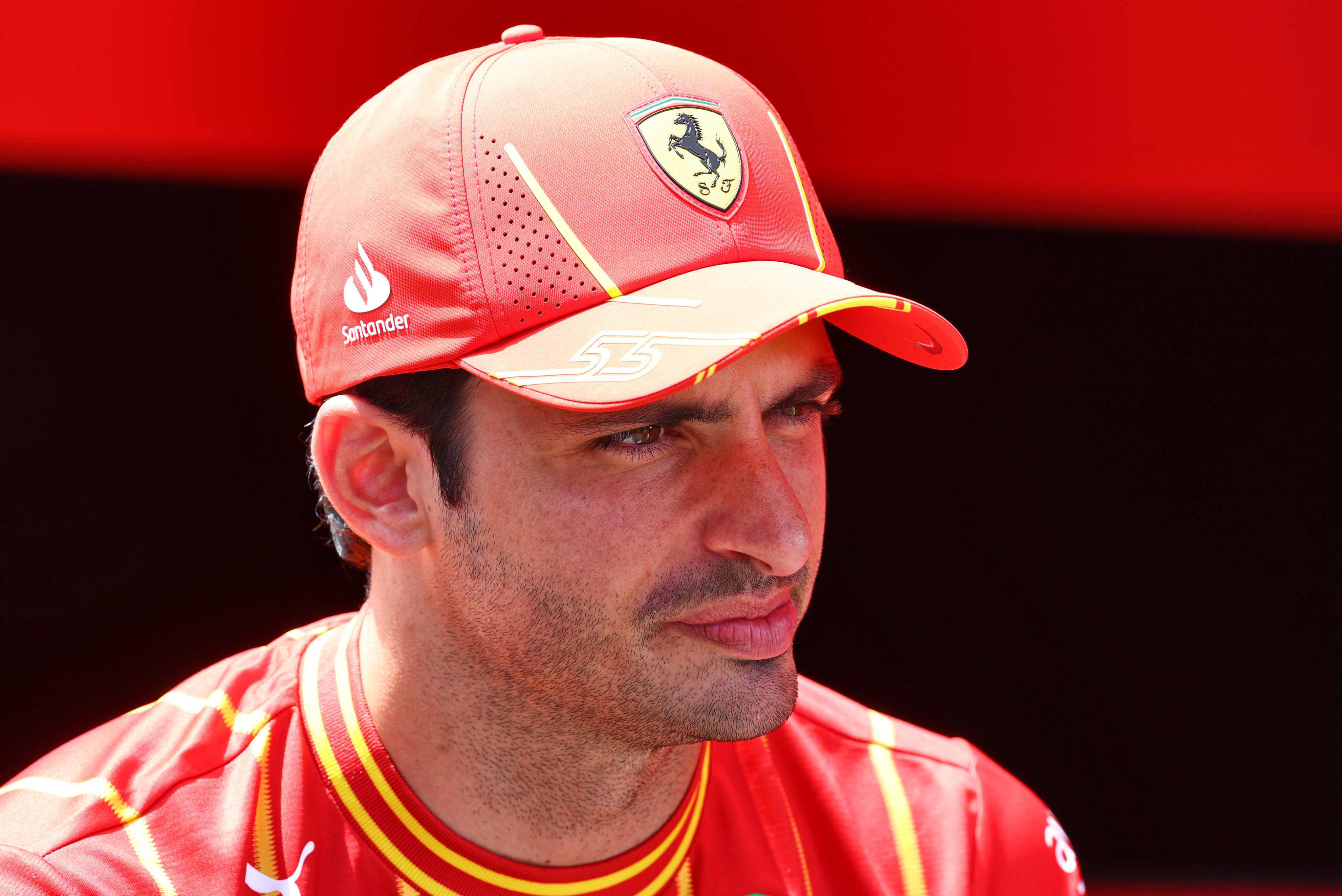 Sainz fa aspettare ancora di più i rivali e ritarda la decisione sul futuro Sainz fa aspettare ancora di più i rivali e ritarda la decisione sul futuro
