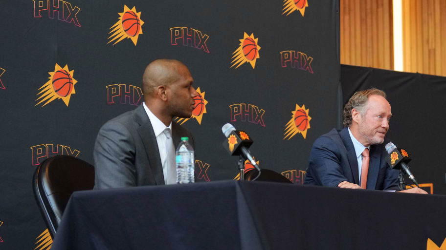 BREAKING: Phoenix Suns Reportedly Sign Elite Three-Point Shooter BREAKING: Phoenix Suns Reportedly Sign Elite Three-Point Shooter