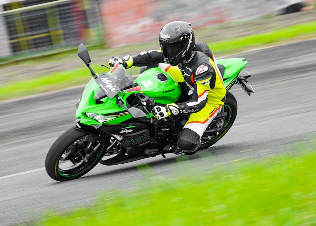 Jarang yang Tahu Ninja ZX-25R Sudah Tidak Pakai Tali Gas, Ini Kelebihannya Jarang yang Tahu Ninja ZX-25R Sudah Tidak Pakai Tali Gas, Ini Kelebihannya